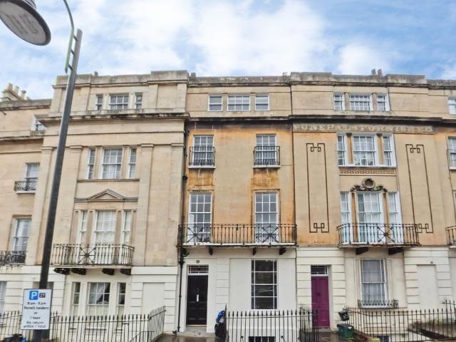 Cleveland Place West, Bath BA1, 1 bed flat to rent, £1,000 pcm | PrimeLocation