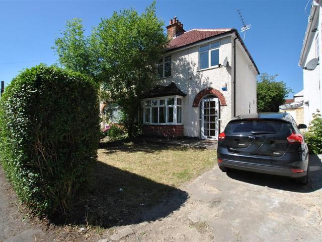Cleveland Road, Uxbridge 3 bed semi detached house to rent £2,373 pcm £548 pw
