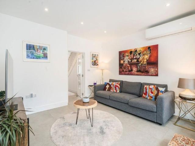 Cleveland Road, W13, London