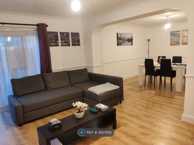 Cleveland Road, Bournemouth BH1, 1 bed flat to rent, £1,200 pcm | PrimeLocation