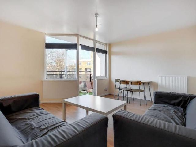 Cleveland Way, Bethnal Green, London E1