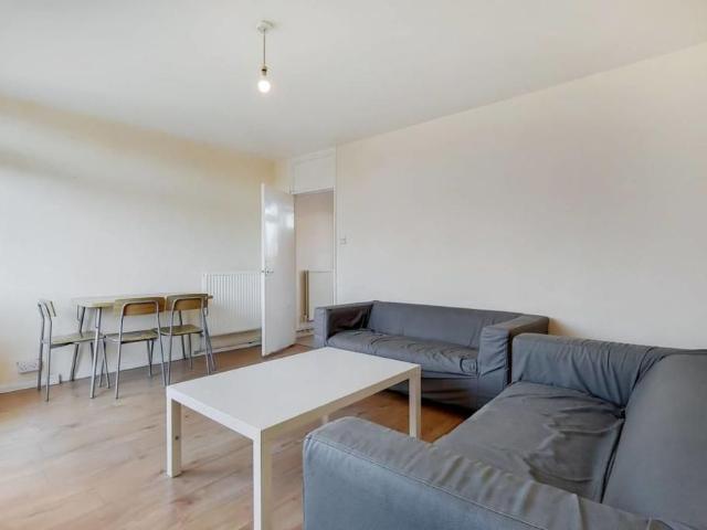 Cleveland Way, Bethnal Green, London E1