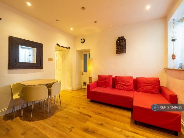Cleveland Terrace, London, W2 2 bed flat to rent £2,750 pcm £635 pw