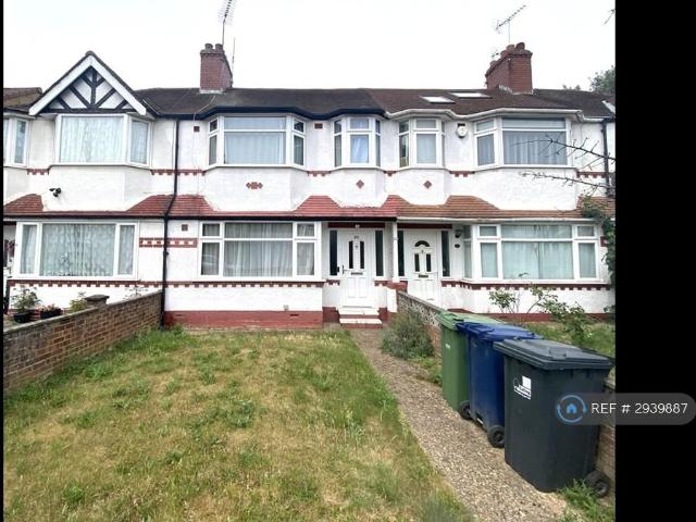Cleveley Crescent, London, W5 3 bed terraced house to rent £2,250 pcm £519 pw