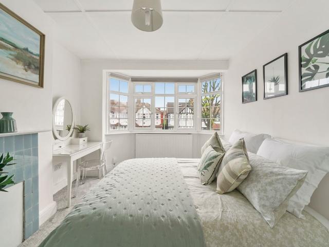 Cleveley Crescent, London W5, Room to rent, £1,200 pcm | PrimeLocation