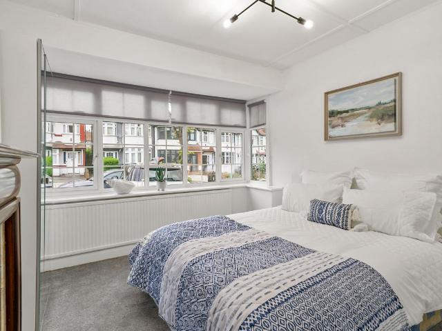Cleveley Crescent, London W5, Room to rent, £1,200 pcm | PrimeLocation