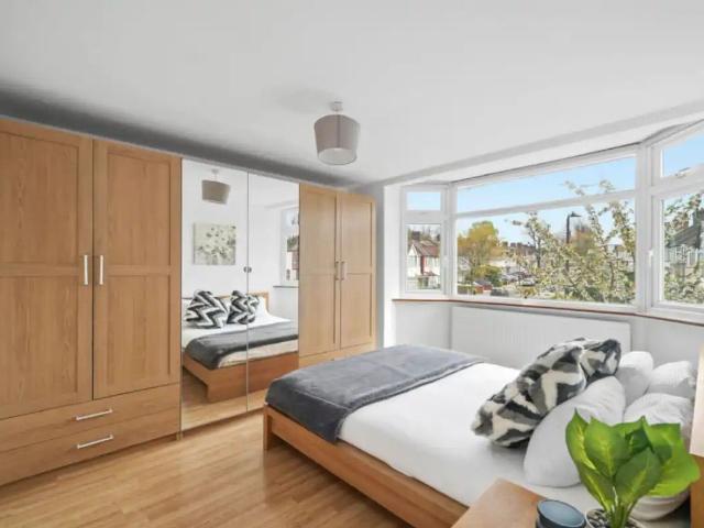 Cleveley Crescent, London W5, Room to rent, £1,500 pcm | PrimeLocation