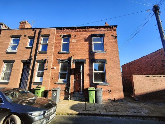 Cleveleys Mount, Leeds, West Yorkshire LS11, 1 bed terraced house to rent, £650 pcm | PrimeLocation