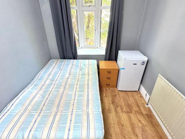 Cleveleys Road, London E5, Room to rent, £780 pcm | PrimeLocation
