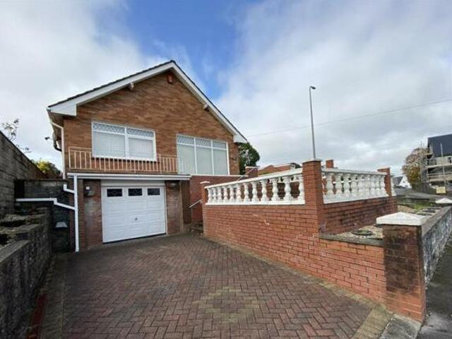 Cleviston Park, Llangennech, 3 Bedroom Detached