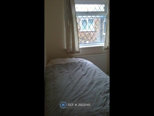 Clewer Fields, London SL4, 3 bed end terrace house to rent, £1,950 pcm | PrimeLocation