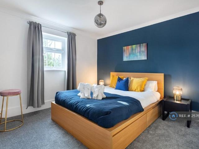 Clewer Fields, Windsor, SL4 2 bed semi detached house to rent £3,200 pcm £738 pw