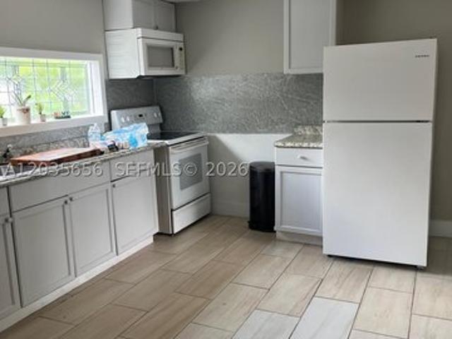 Clewiston, FL 33440