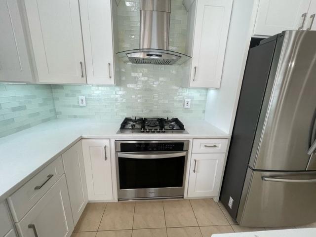 Clean Unfurnished Room Near Transit & Shopping