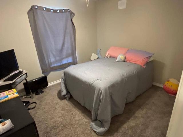 Clean and cozy private bedroom