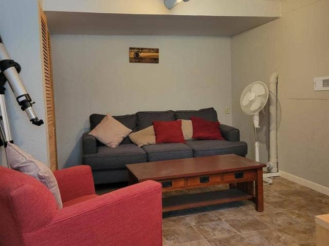 Clean and cozy, Room for rent