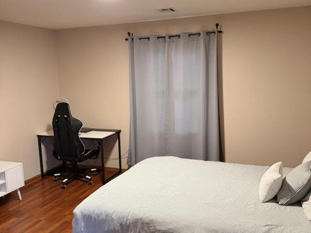 Clean and comsfortable room in Ironbound Newark