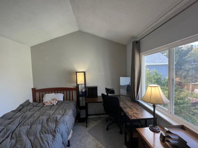 Clean and quiet room in a fully renovated house