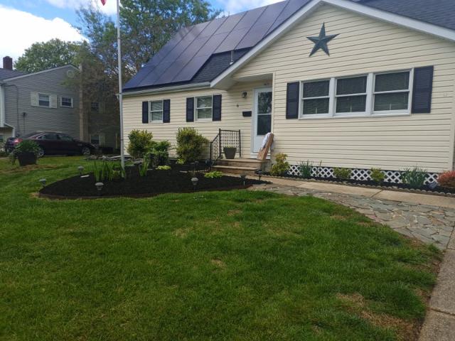 Clean and well kept home w/rooms for rent