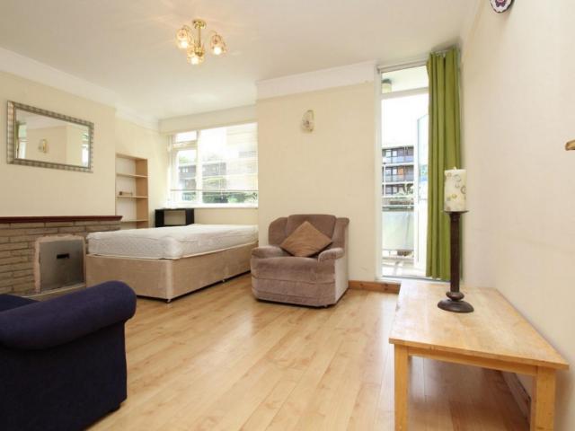 Clean bedroom in a shared flat close to Shoreditch Park Has a Room