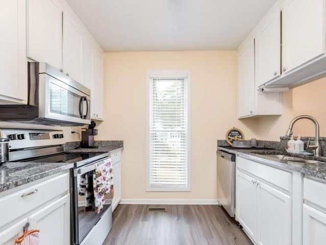 Clean, Comfy & Peaceful Home in Central Neighborho