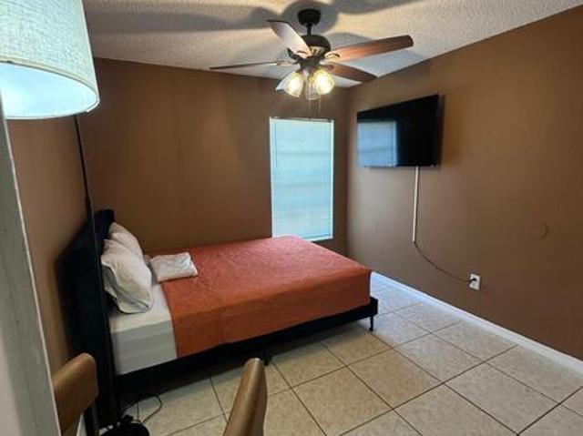 Clean & Cozy Orlando Home | Move In Ready Rooms