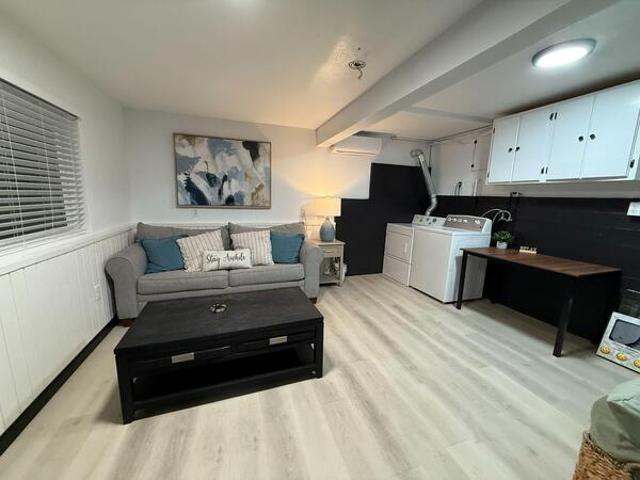 Clean & Cozy Crestline Home | Fully Stocked Kitchen | Easy Communte to San Bernadino