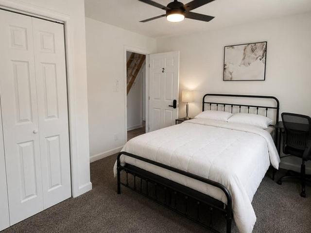 Clean & Cozy Living | Fast WiFi | Share B