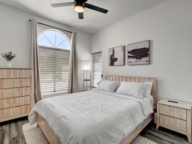 Clean Furnished Hous ewith Private Bath –Great Loc