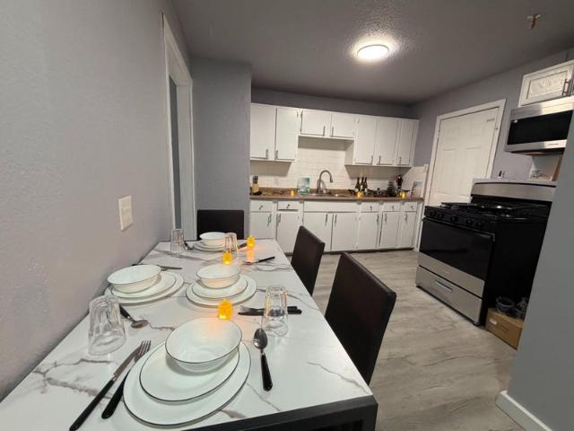Clean Homey Beautiful Quiet Affordable Near to Eve