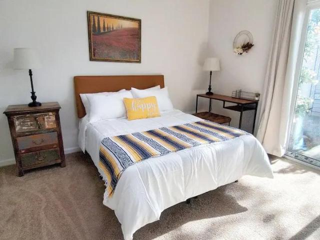 Clean & Modern Furnished Rooms in Tempe