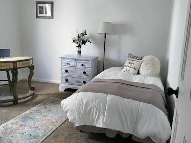 Clean & Modern Furnished Rooms in Tempe