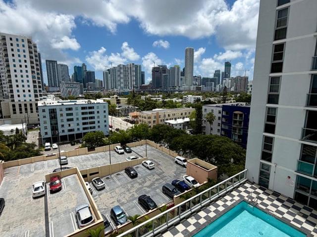 Clean & Modern Room for Rent in Miami