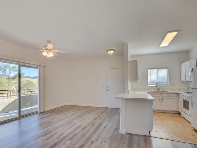 CLEAN, move in ready~GATED and super COMMUNITY!