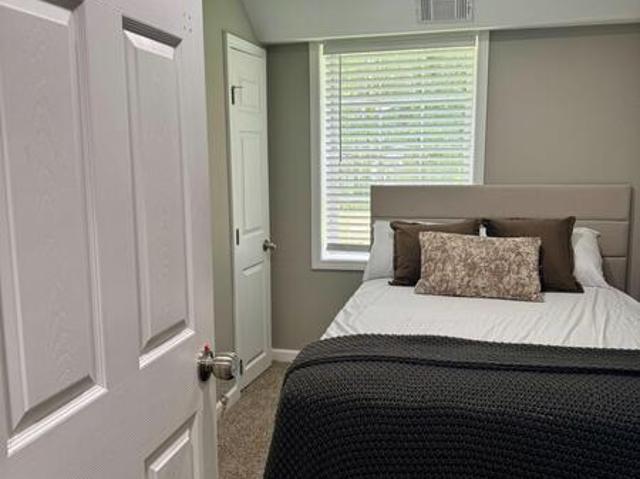 Clean & Newly Renovated Conyers Home near the highway!