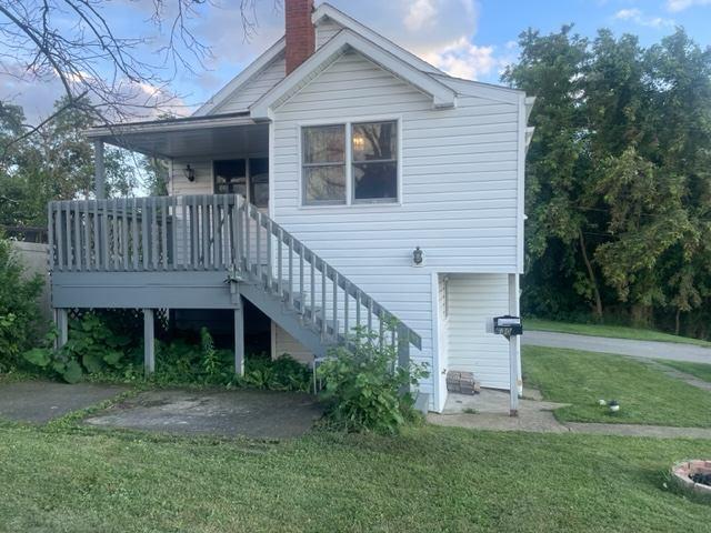 Clean one BR home with garage near Mounds Park