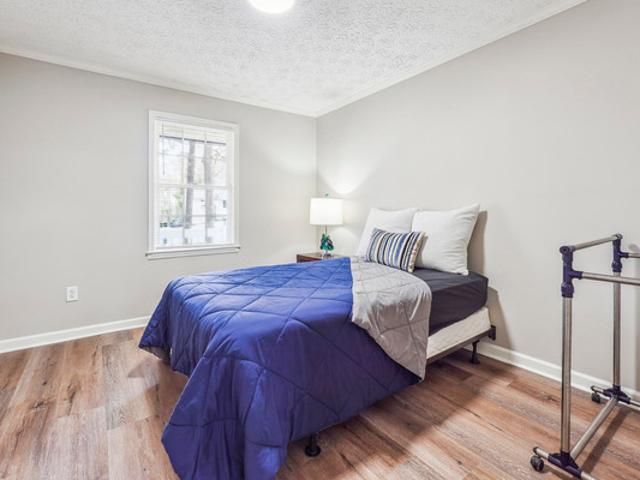 CLEAN, Private Home on Quiet Street!