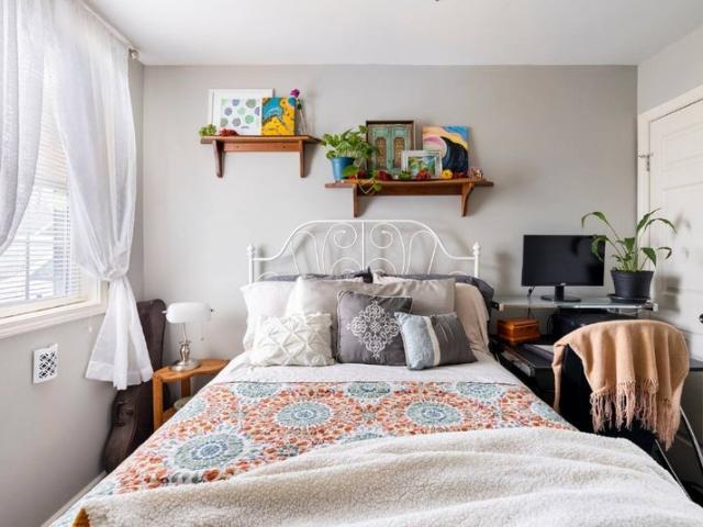 Clean Private Room in 2BR Apartment