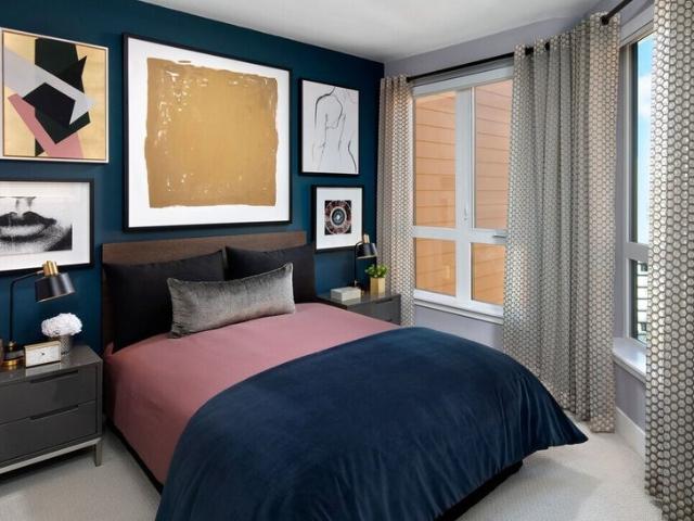 Clean Private Room in Modern Apartment