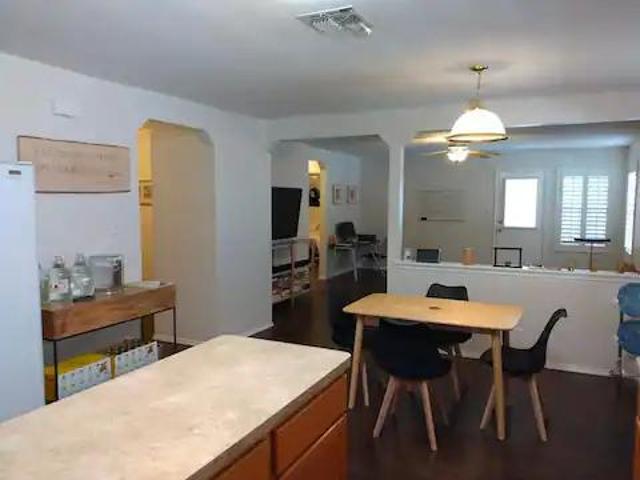 Clean Quiet Home Male or Female Homes