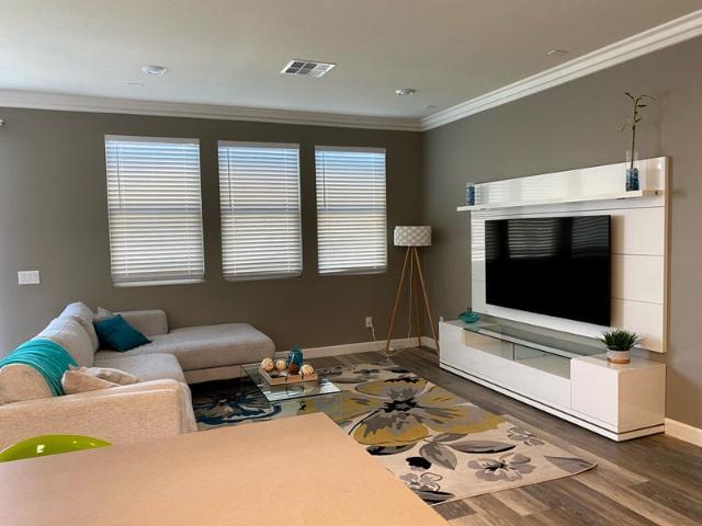 Clean, quiet house in North Las Vegas