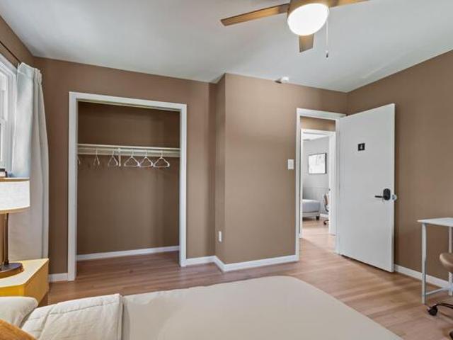 Clean, Quiet Neighborhood, Newly Renovated Home • Sandston, VA • Workspace in Every Room • Fast Wi Fi • Parking Available