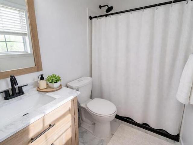 Clean, Quiet, Professionally Managed Home for Working Professionals | Affordable Move In Ready Rooms