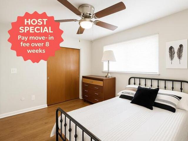Clean Quiet Room w/ Video Tour + Maid Service 2 Fridges • 1200 Mbps WiFi • Additional Screening