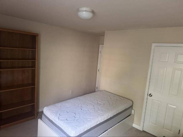 Clean, quiet room with private bath