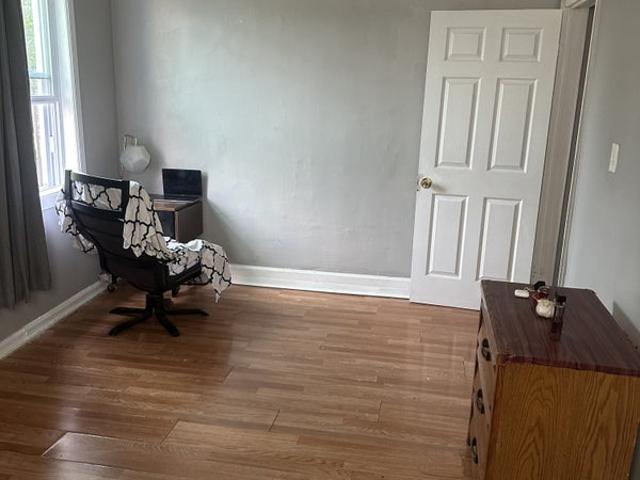 Clean room for rent for female preferred