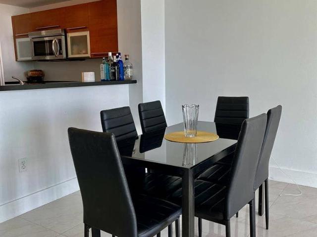 Clean room for rent