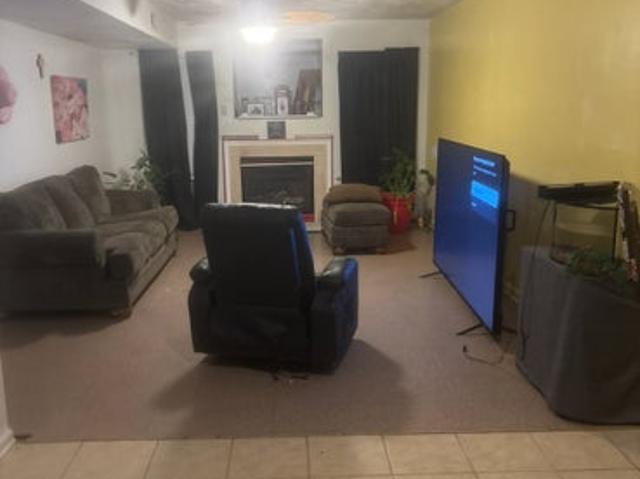 Clean room for rent