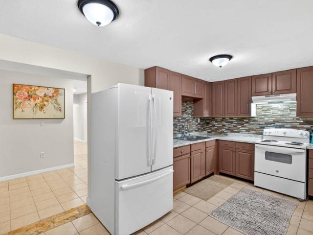 Clean, Secure Home | Close to Downtown Fort Myers