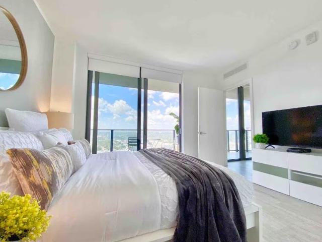 Clean & Spacious Private Room with Private Bath